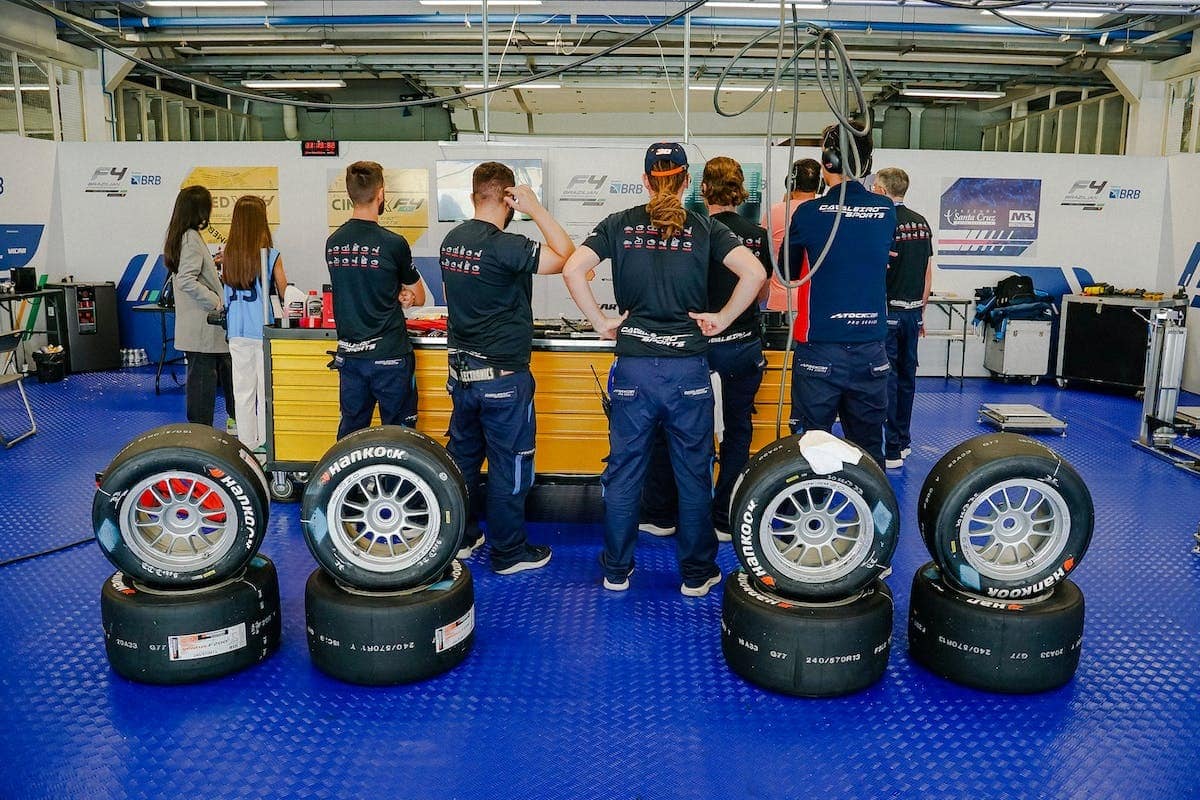 Les secrets de fabrication des pneus Mastersteel : tout ce que vous ...